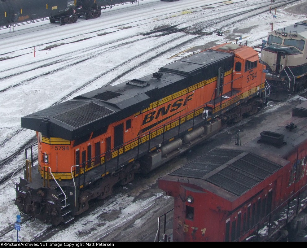 BNSF 5794